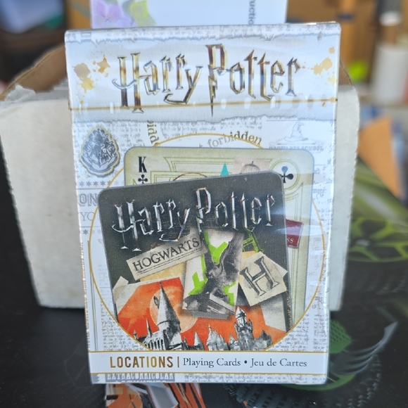 Warner Bros. | Party Supplies | Warner Bros Harry Potter Hogwarts ...